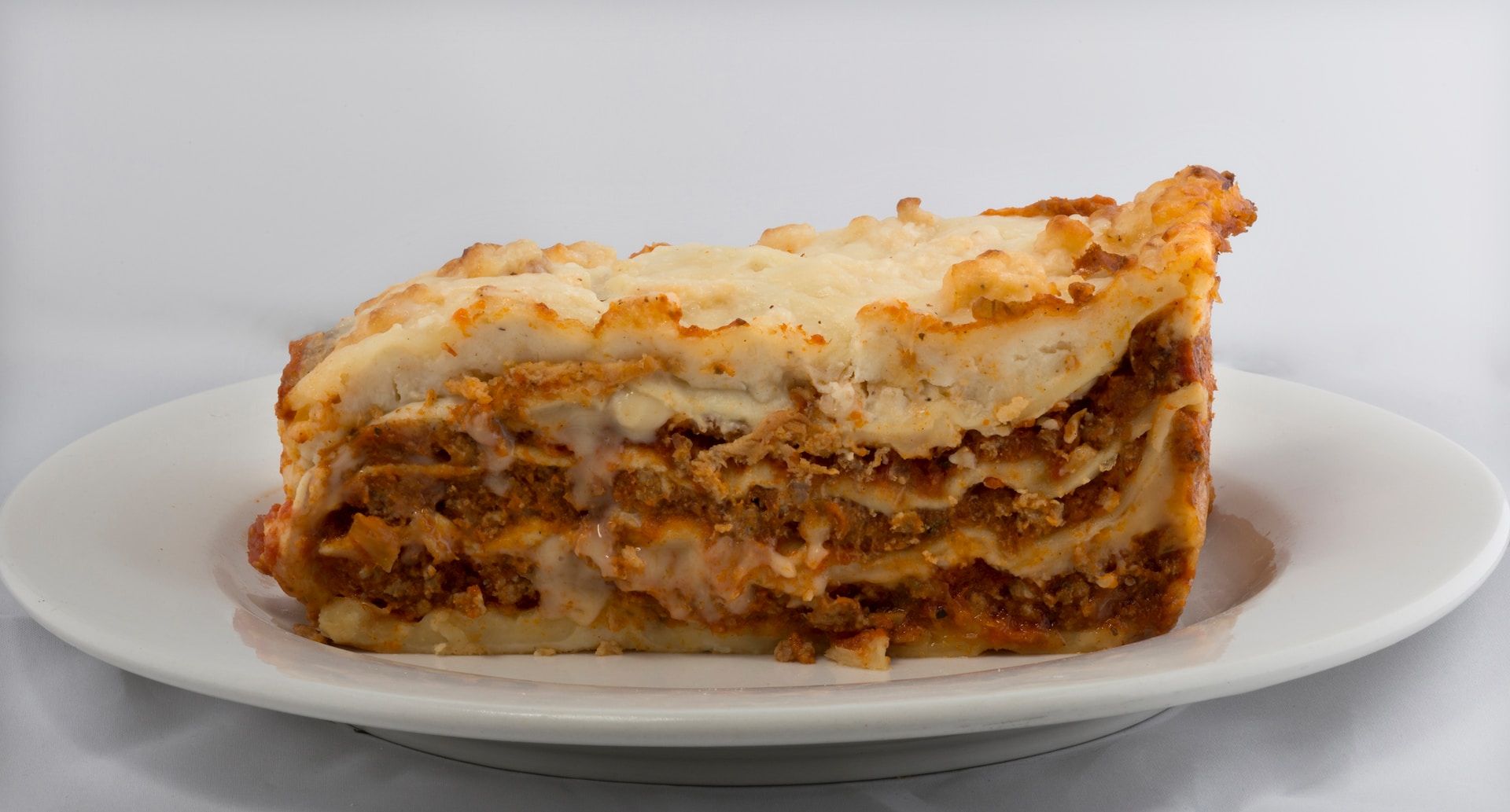 Wajib Coba 10 Makanan Khas Ini saat Wisata Kuliner Italia | Golden Rama ...